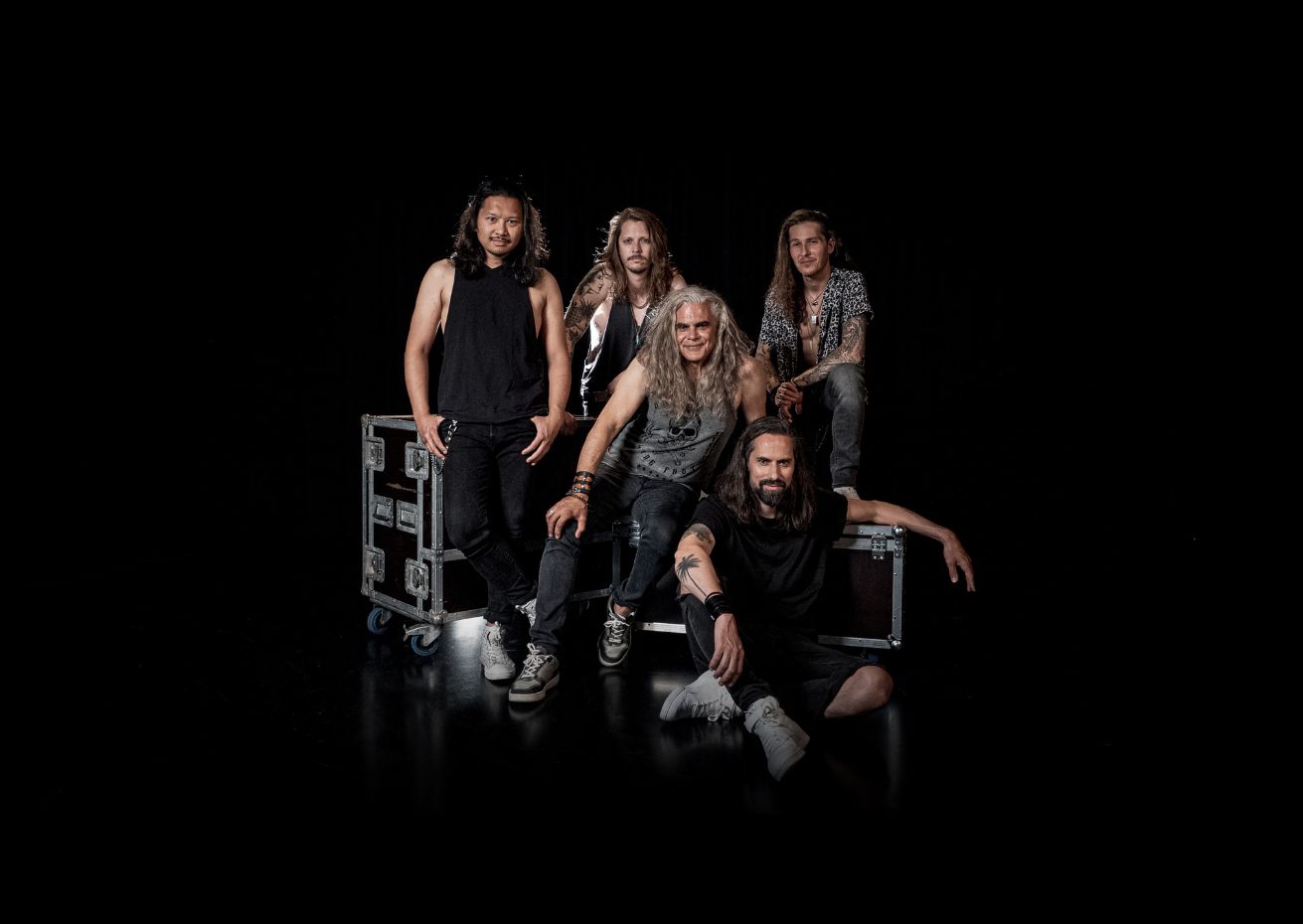 🔵 King Zebra partage son nouveau single « Love Lies », tiré de ...